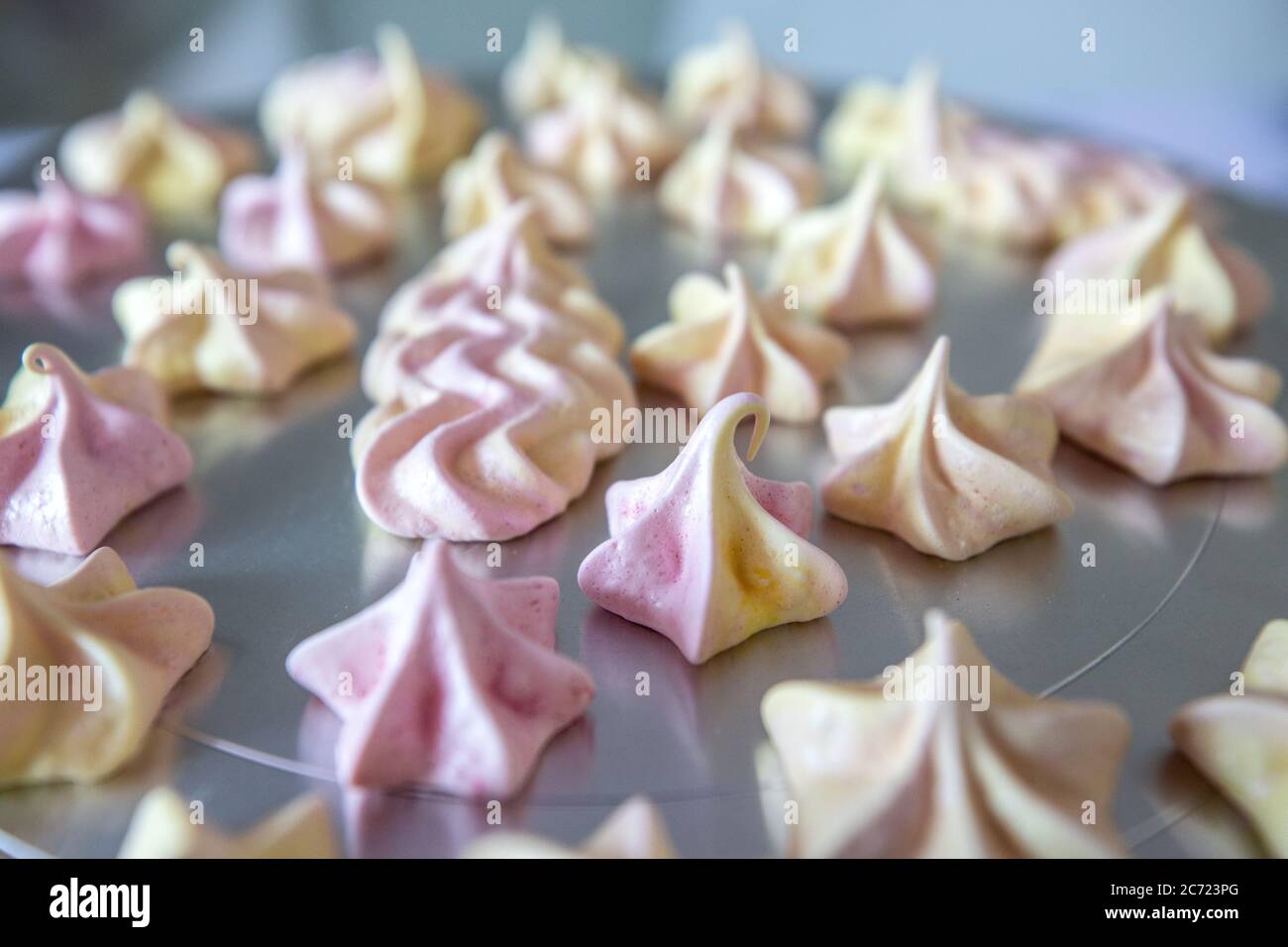 Cream colour hi-res stock photography and images - Alamy