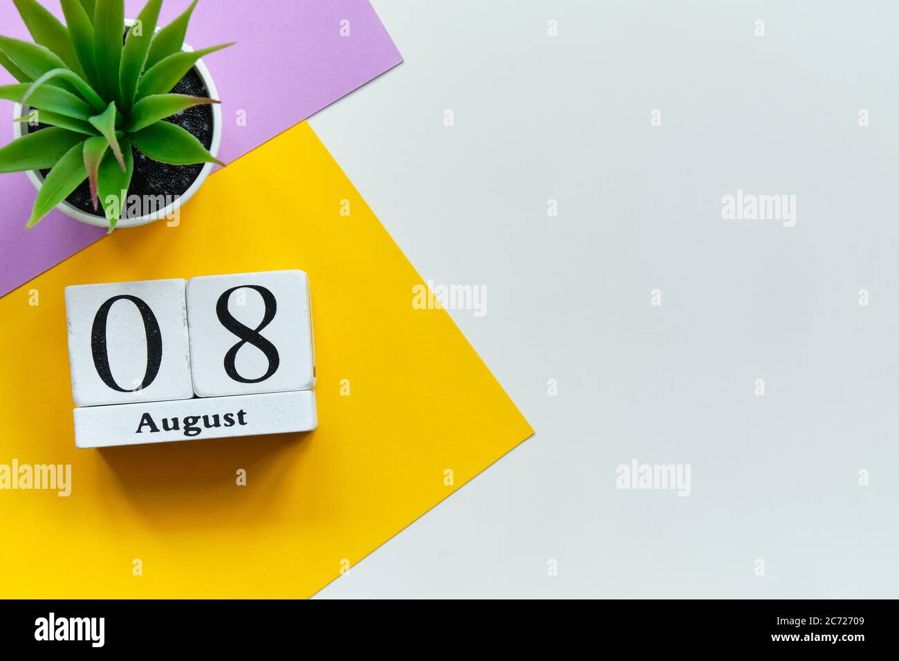 August is the eighth month hi-res stock photography and images - Alamy