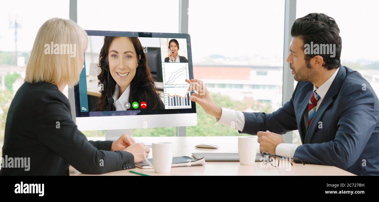 Business video meeting hi-res stock photography and images - Alamy