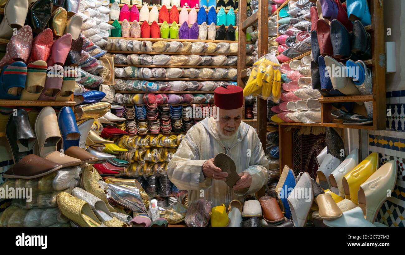 Traditional arabian slippers hi-res stock photography and images - Alamy