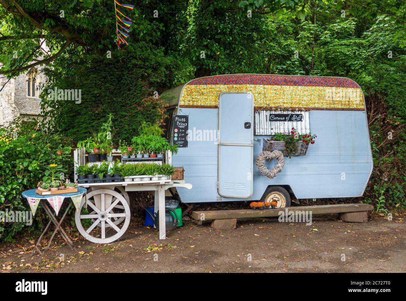 Retro caravan hi-res stock photography and images - Alamy