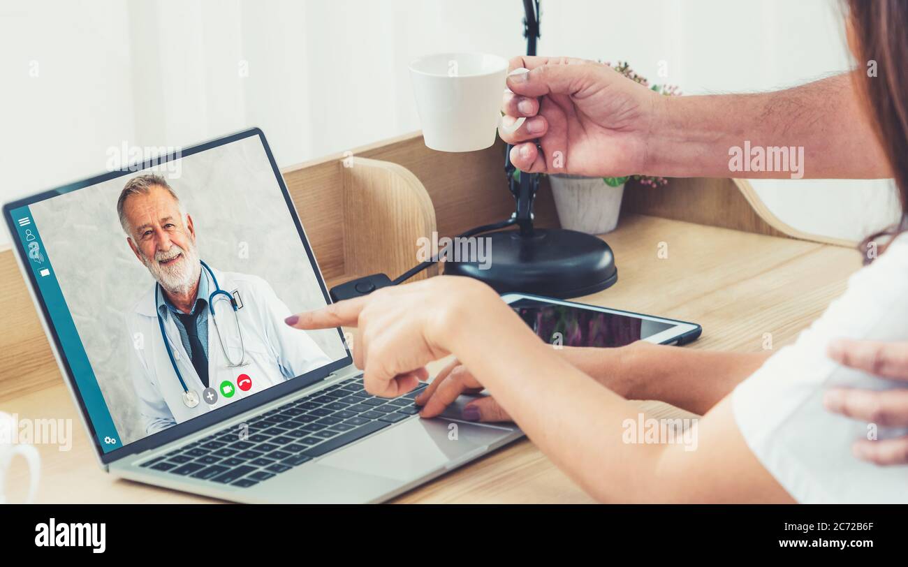 Mobile monitor patient hi-res stock photography and images - Alamy