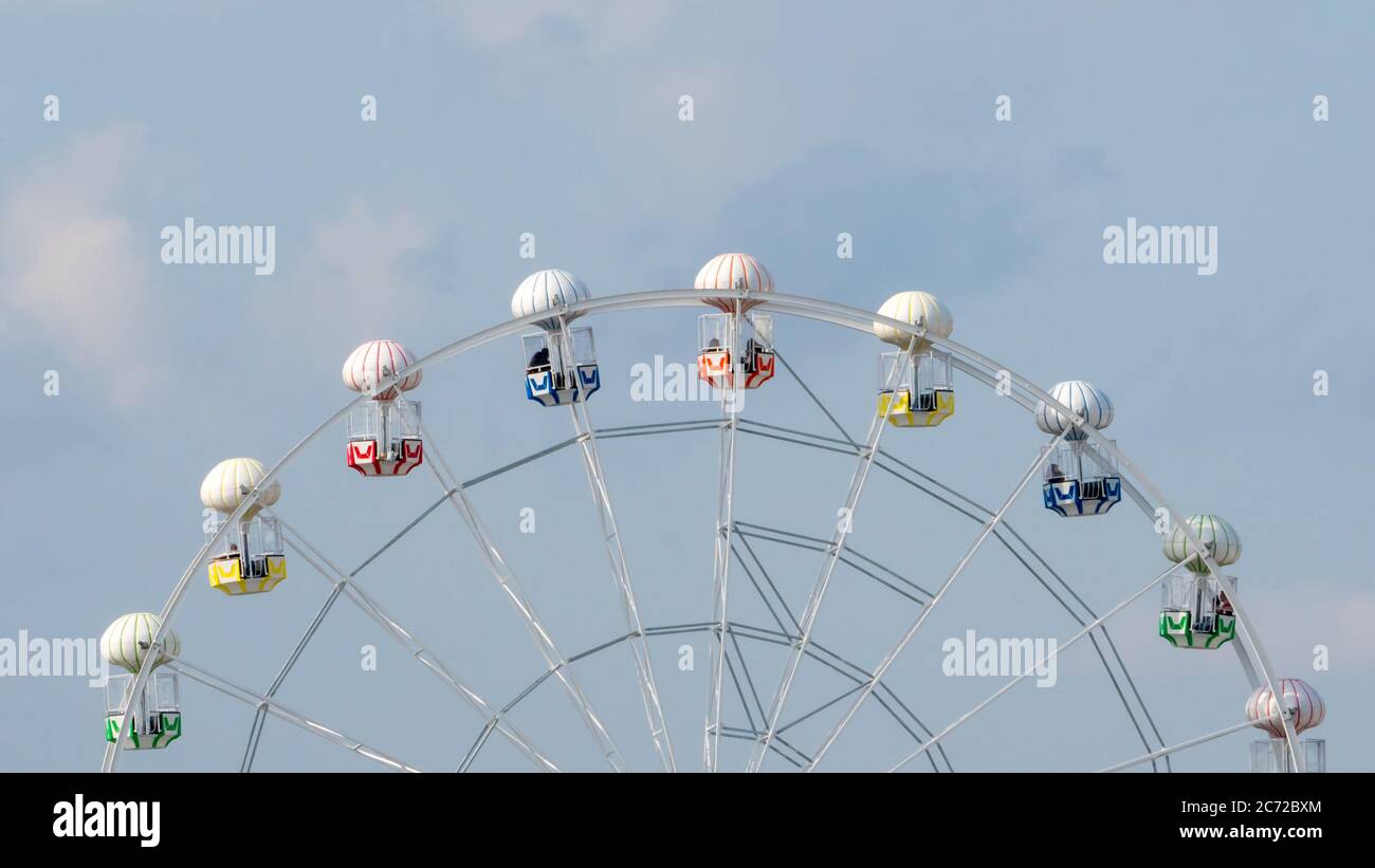 istanbul, Turkey - September 2018: Colorful Ferris wheel and blue sky ...