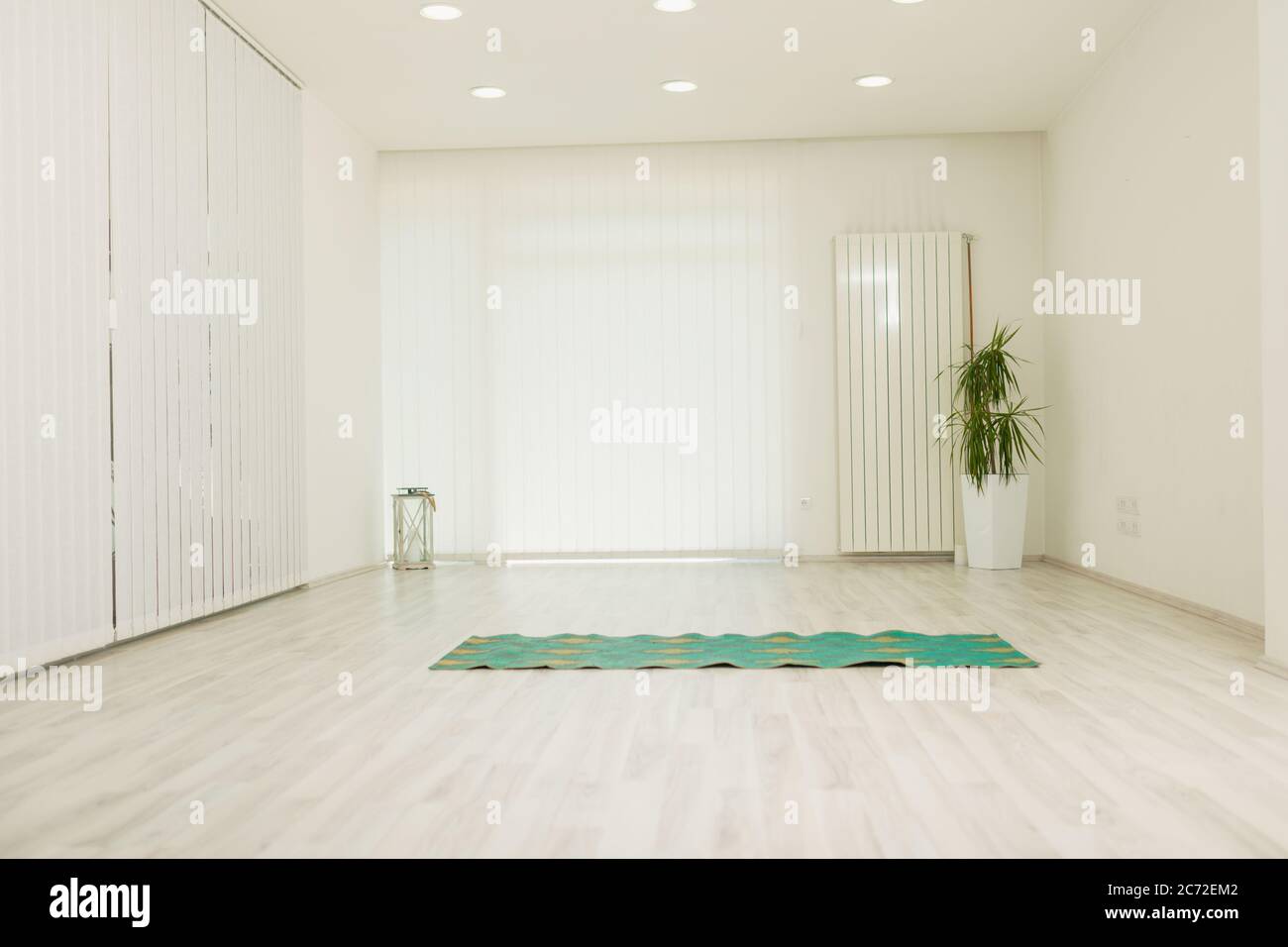 Empty yoga studio interior design hi-res stock photography and images ...