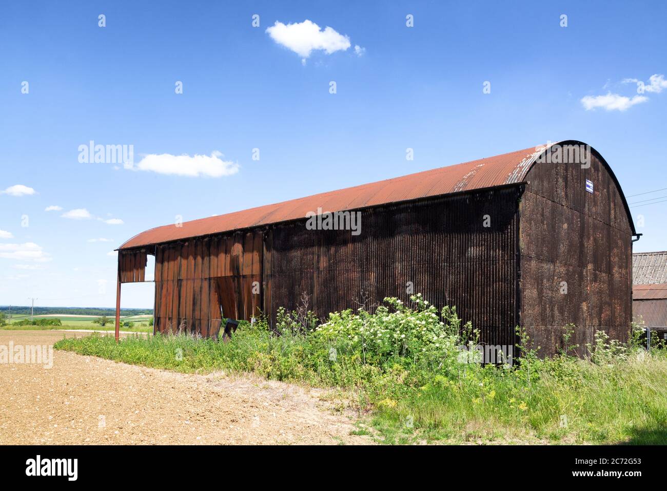 Old farm buildings uk hi-res stock photography and images - Alamy