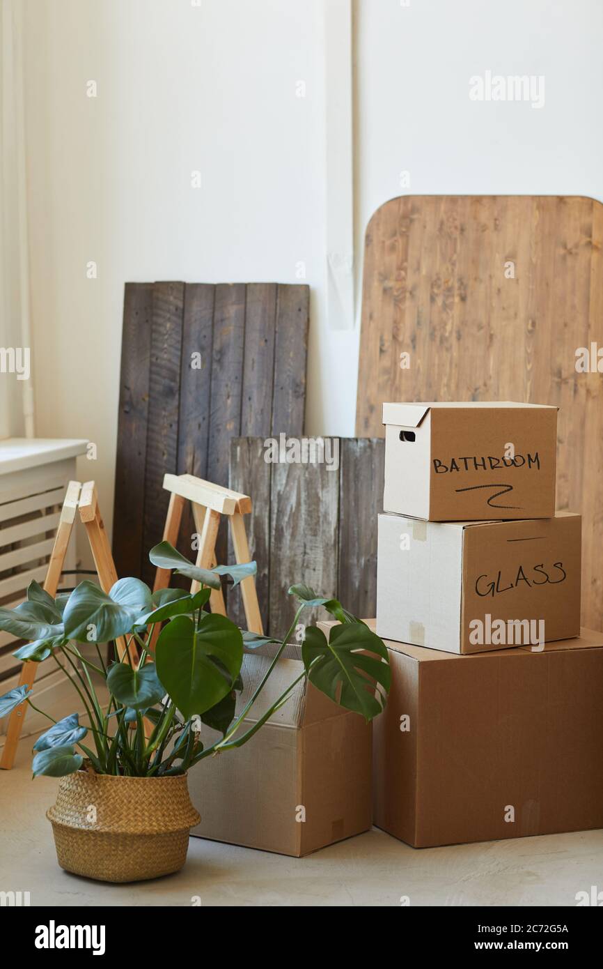 Interior decoration packing crate hi-res stock photography and images ...