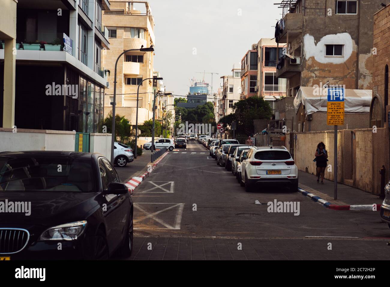 A bunch of cars hi-res stock photography and images - Alamy