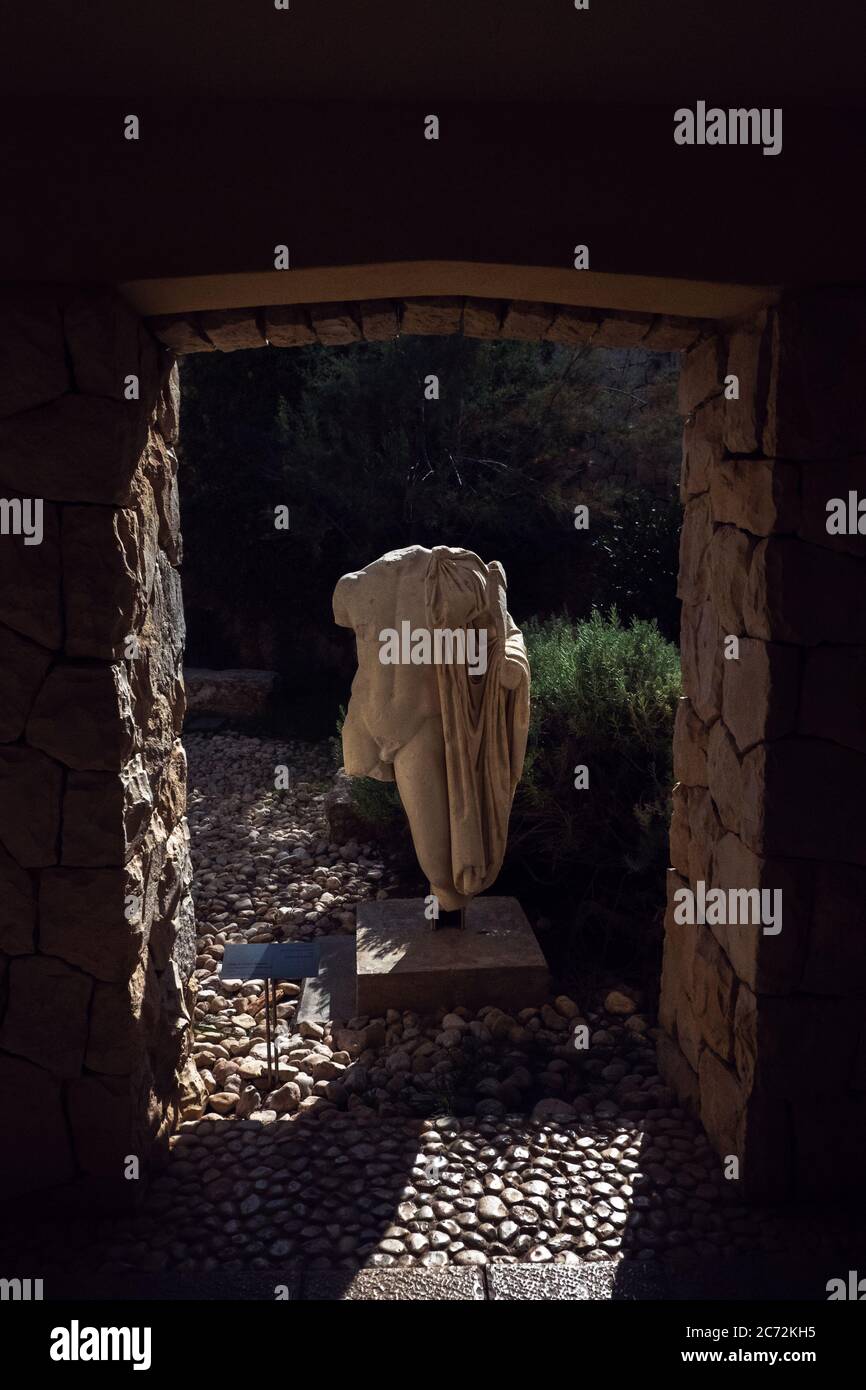 Statue with no head and leg, city of Jerusalem Israel Stock Photo - Alamy
