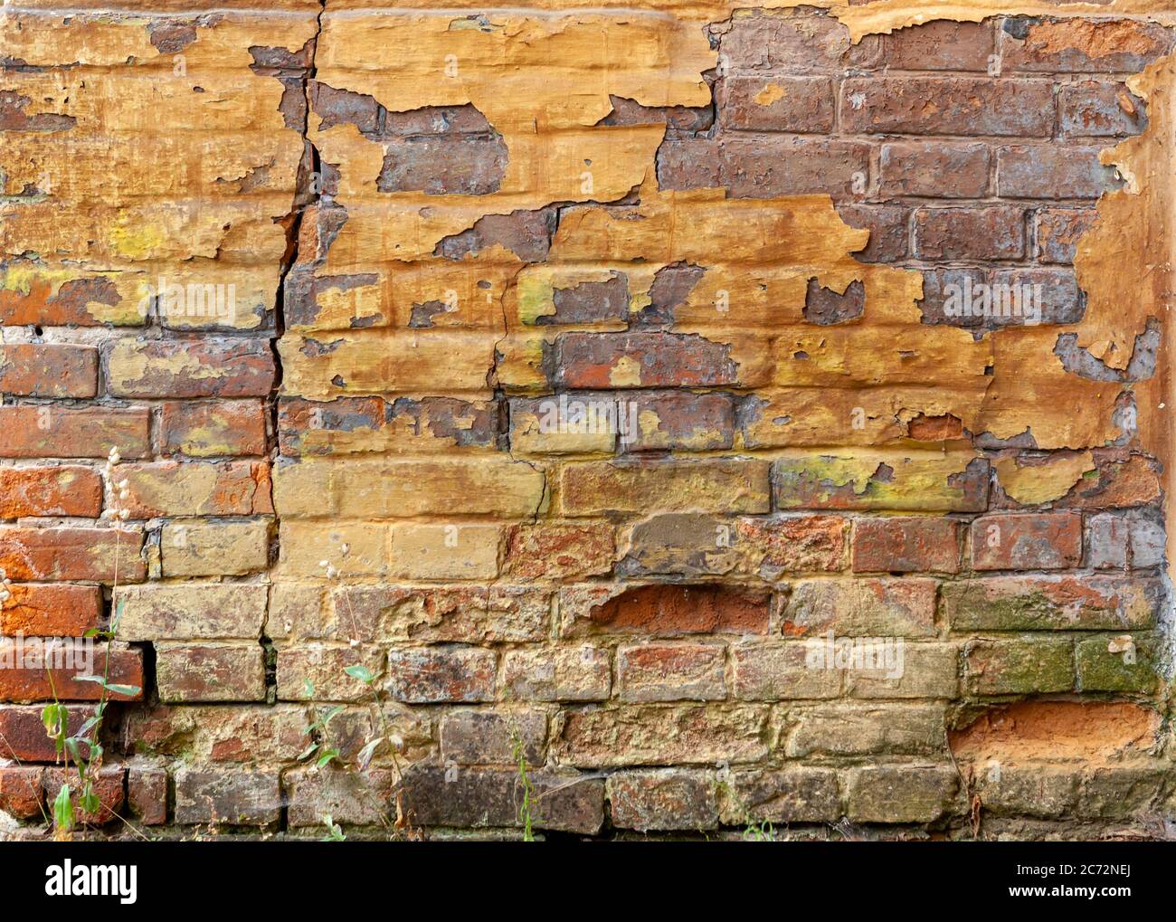 Close up of old damaged brick wall Stock Photo - Alamy