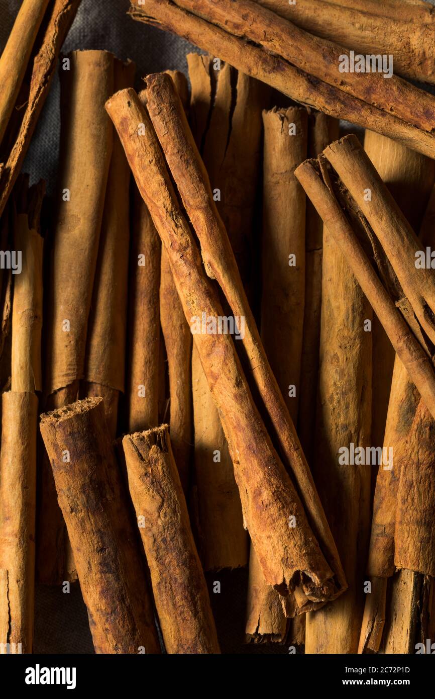 Dry Organic Ceylon Cinnamon Sticks in a Bunch Stock Photo - Alamy