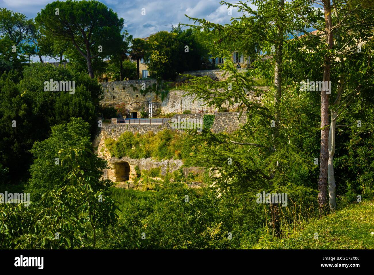 horizontal view on the limestone layer beneath Saint-Émilion's famous ...
