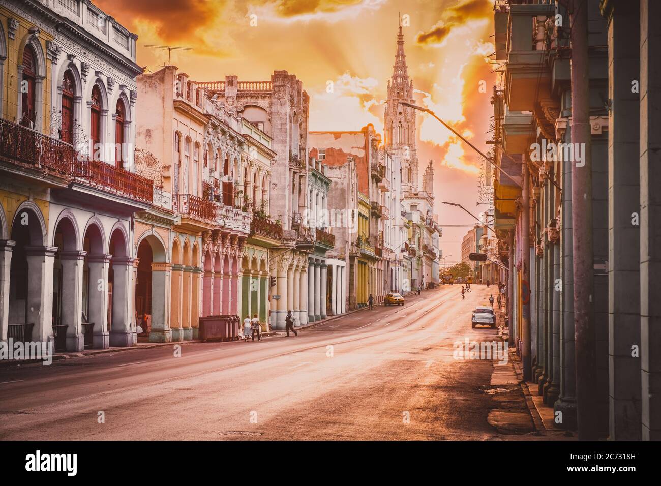 Havana sunset hi-res stock photography and images - Alamy