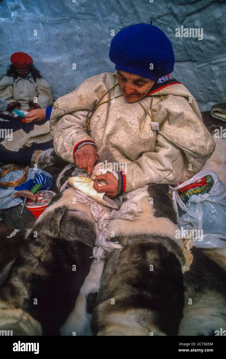 Caribou skin clothing hi-res stock photography and images - Alamy