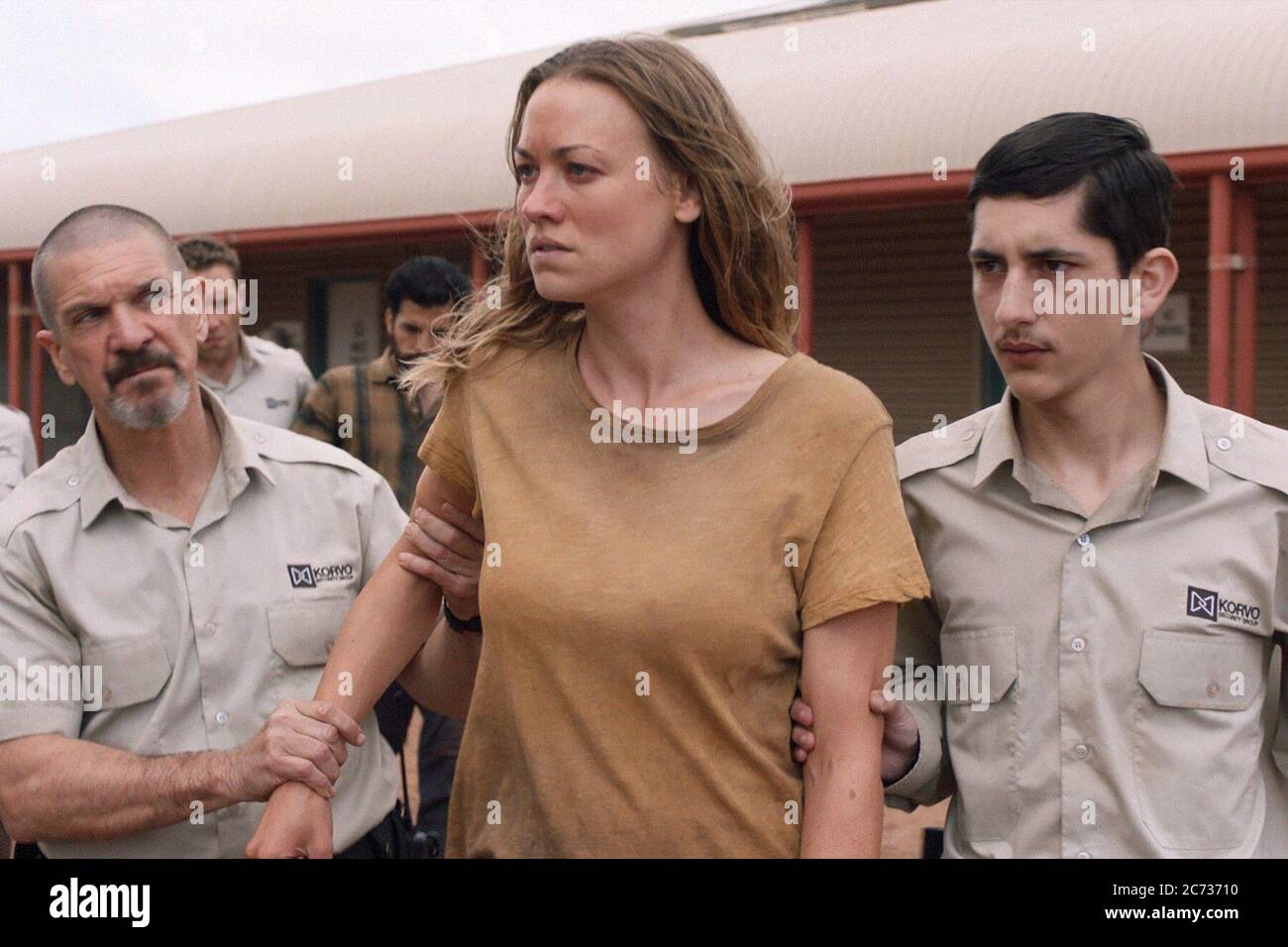 STATELESS, from left: Syd Brisbane, Yvonne Strahovski, Ewen McMorrine ...