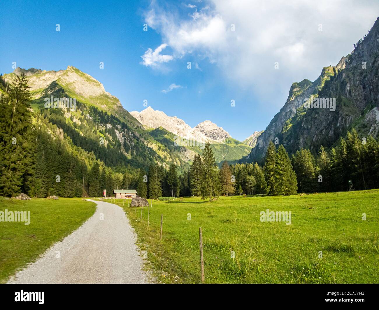 Fantastic panoramic hike from the Nebelhorn along the Laufbacher Eck ...