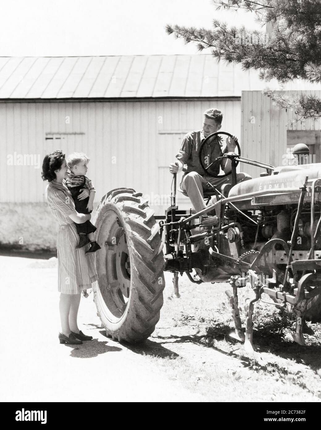 Farmers wife vintage hi-res stock photography and images - Alamy