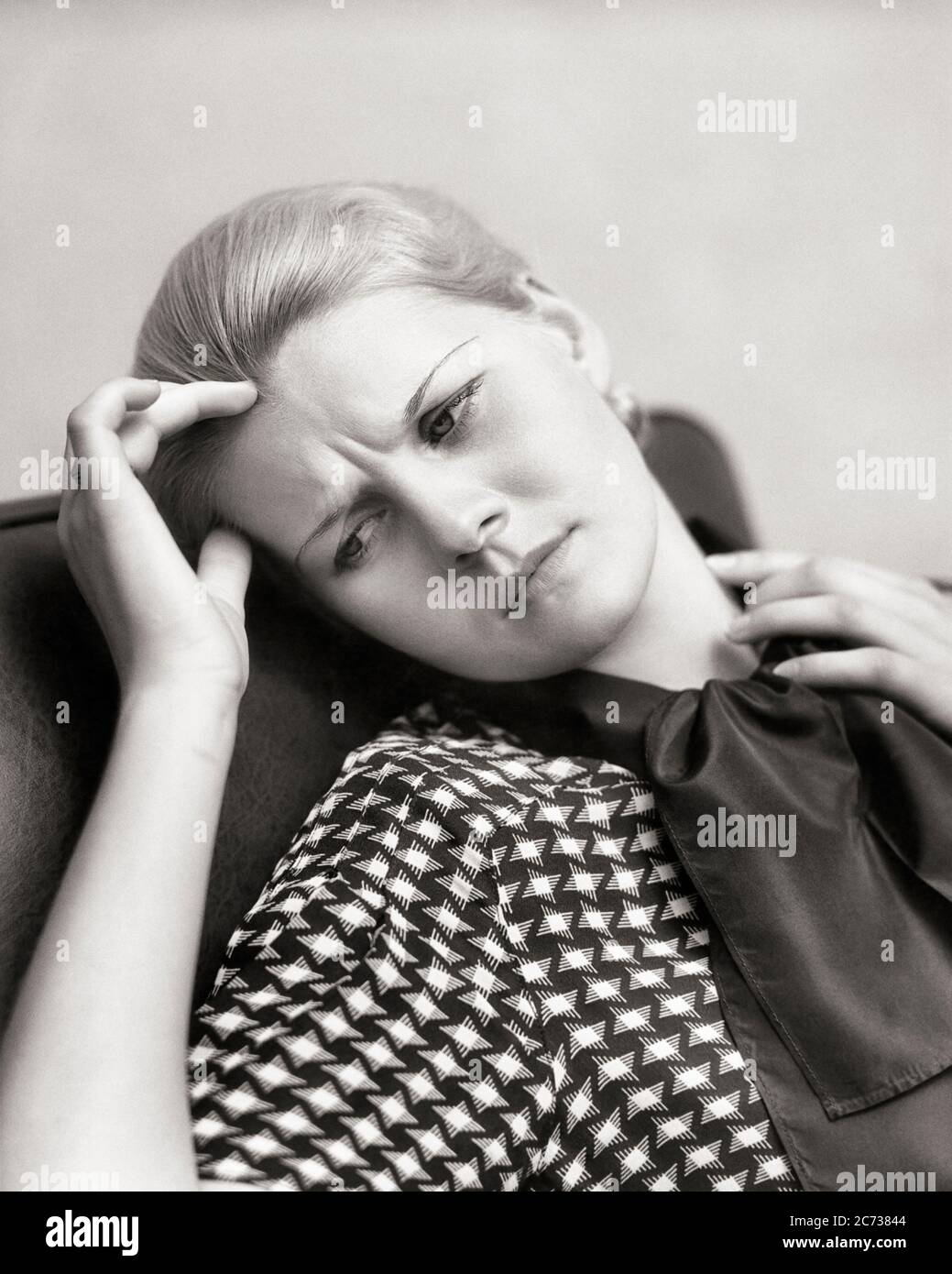 Woman feeling cold retro hi-res stock photography and images - Alamy