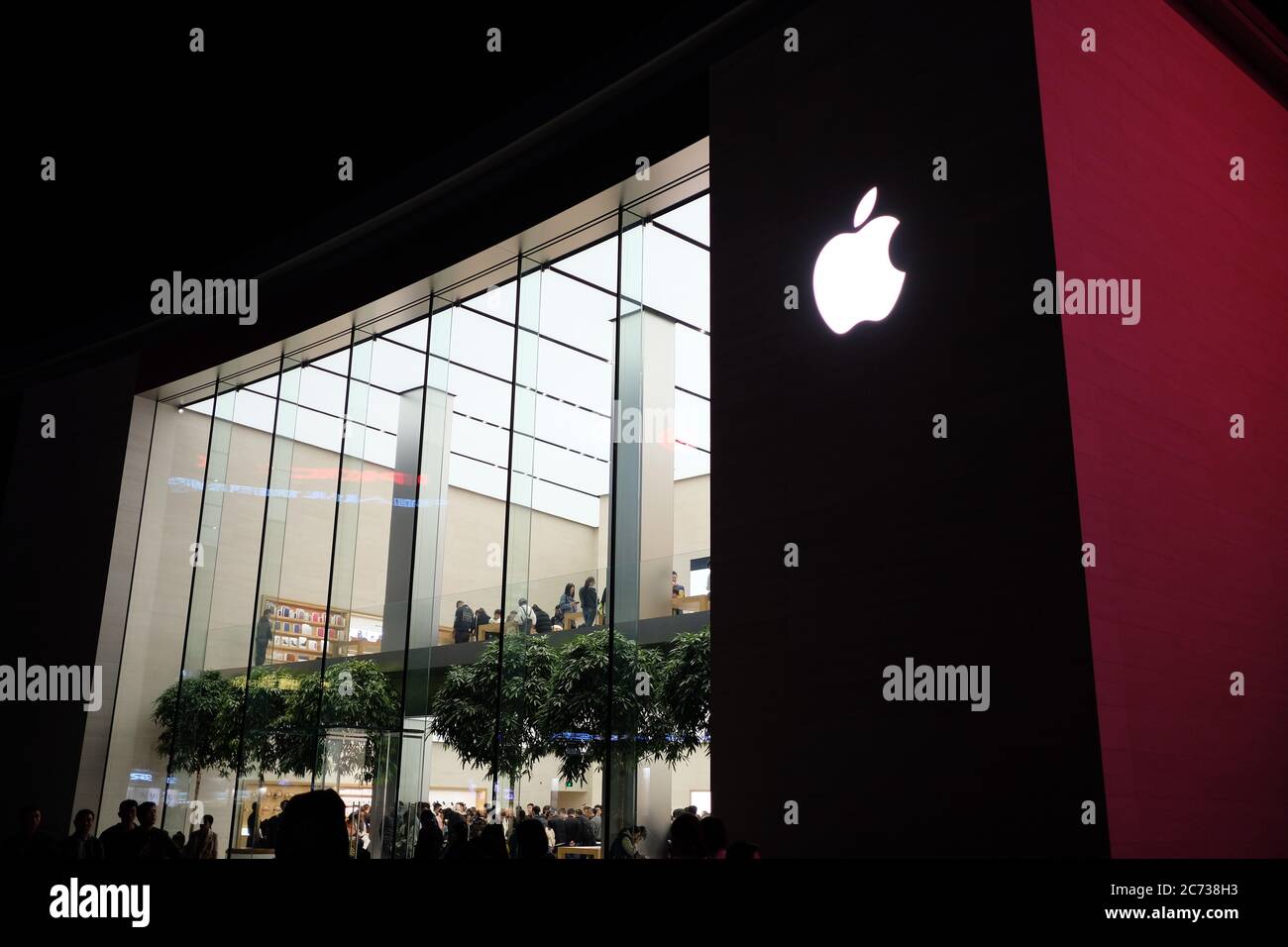 Apple Company Logo High Resolution Stock Photography and Images - Alamy