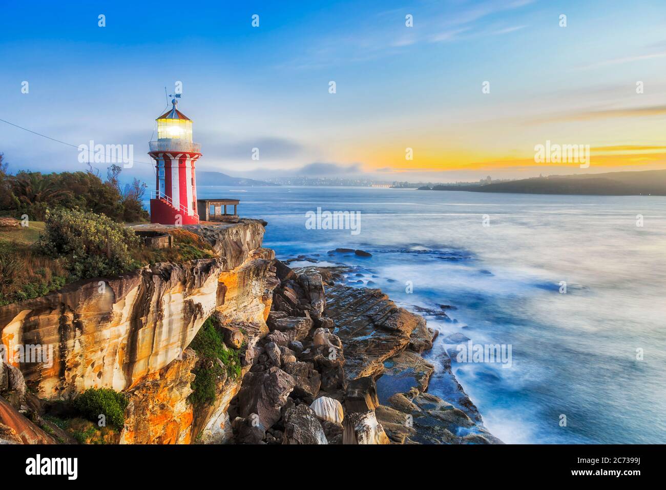Hornby lighthouse at sunrise on South head of Sydney - edge of ...