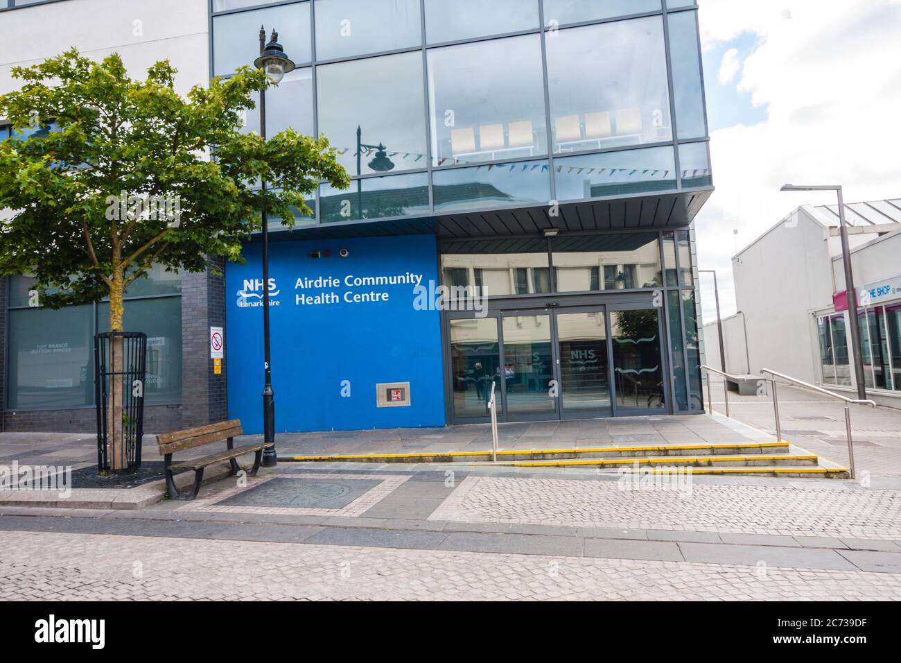 Airdrie town centre hi-res stock photography and images - Alamy