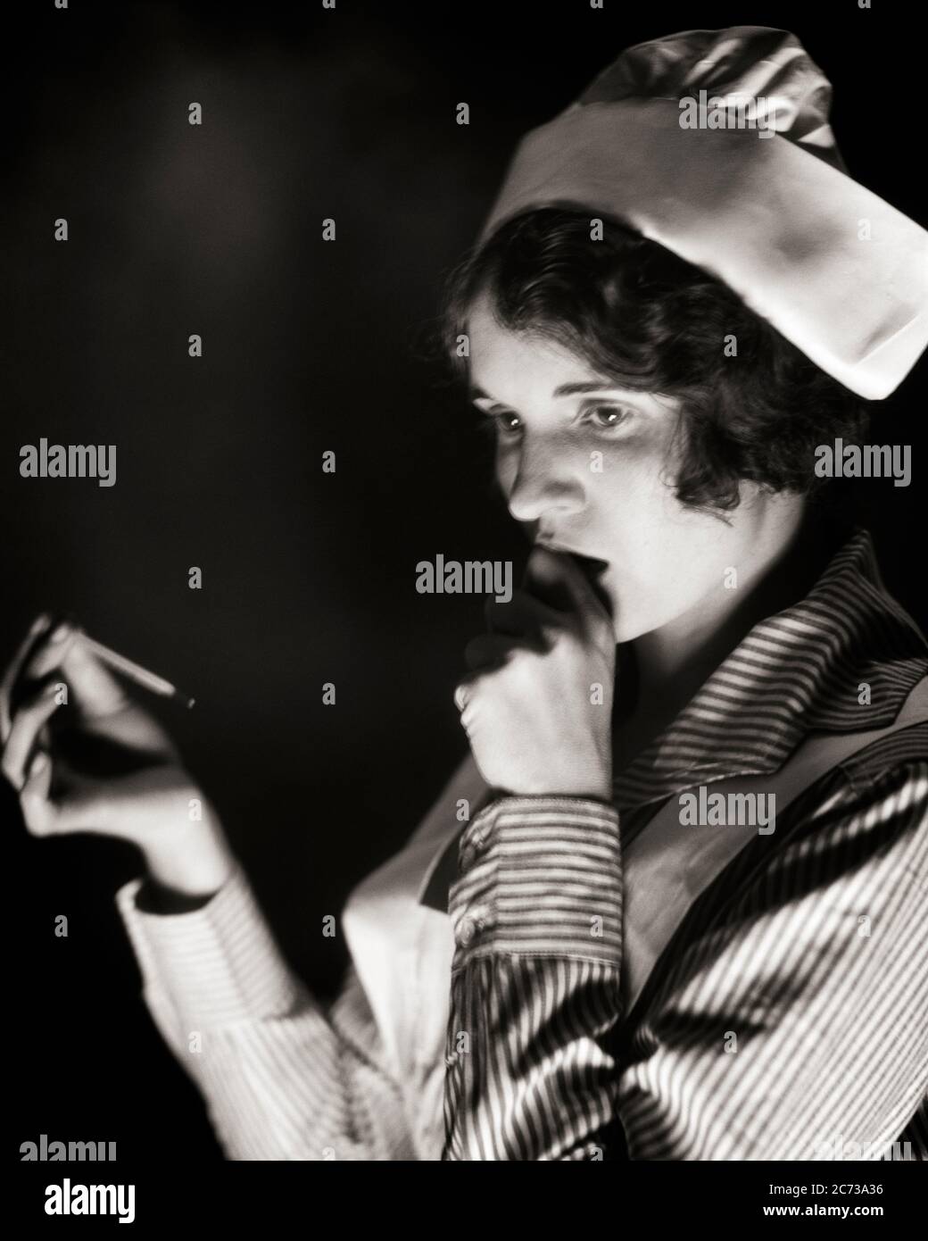 1920s portrait of woman hi-res stock photography and images - Alamy