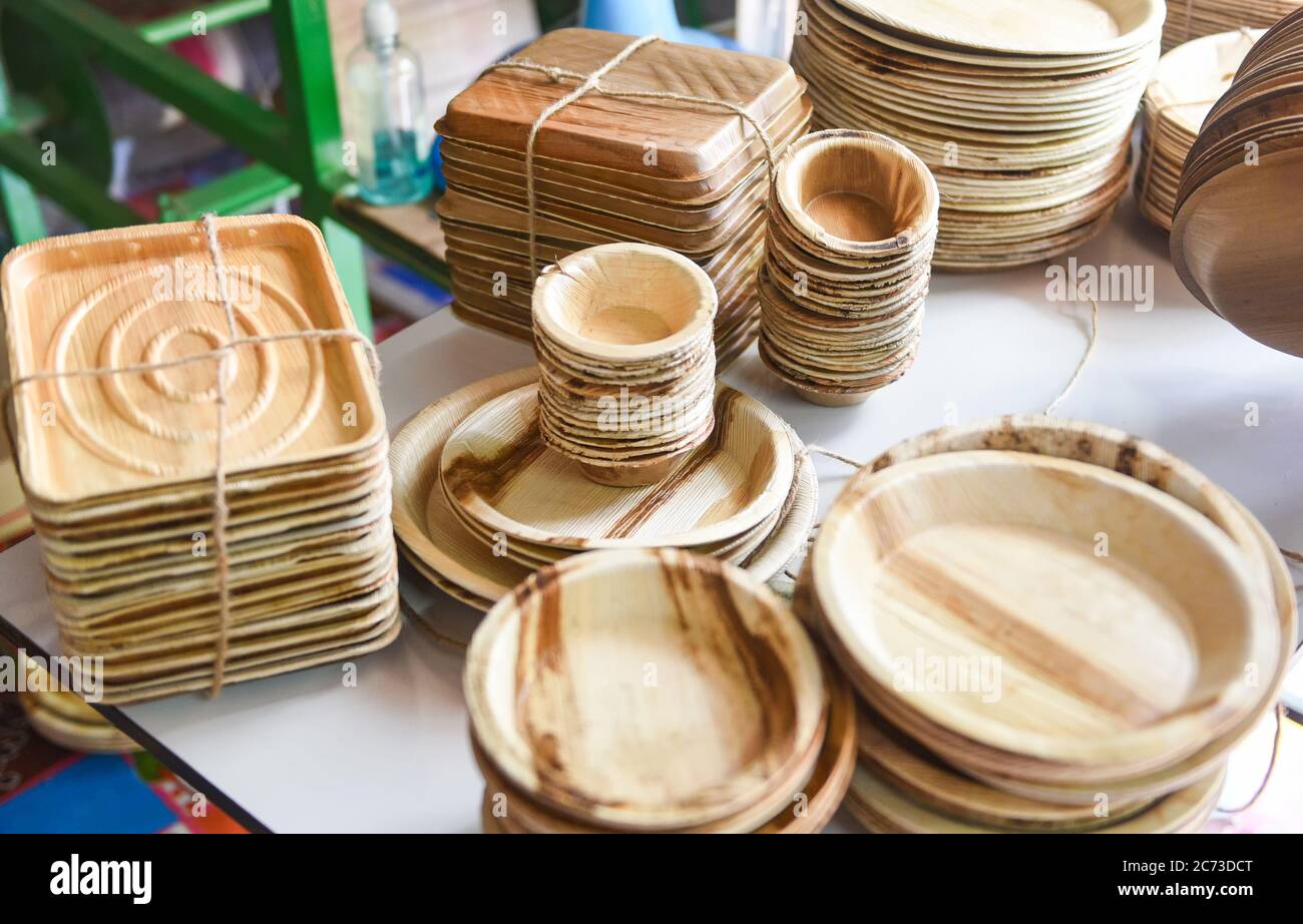 Eco friendly disposable tableware from palm leaf or betel nut , zero ...