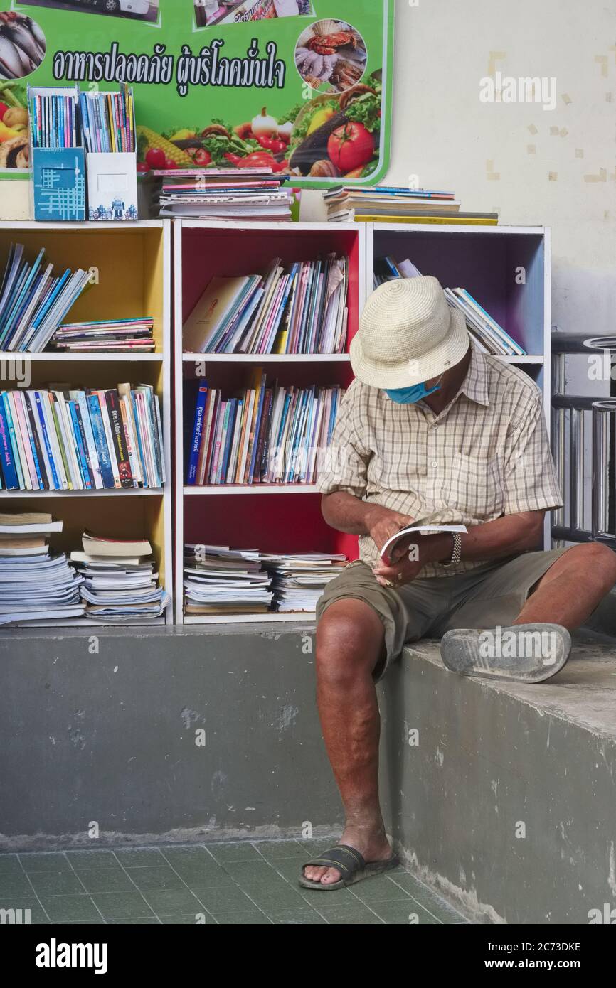 Public rest area hi-res stock photography and images - Alamy