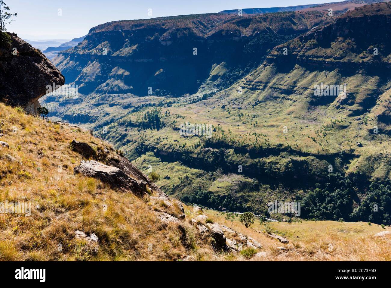Drakensberg, Didima gorge and mountains, Cathedral Peak, Giants Castle ...
