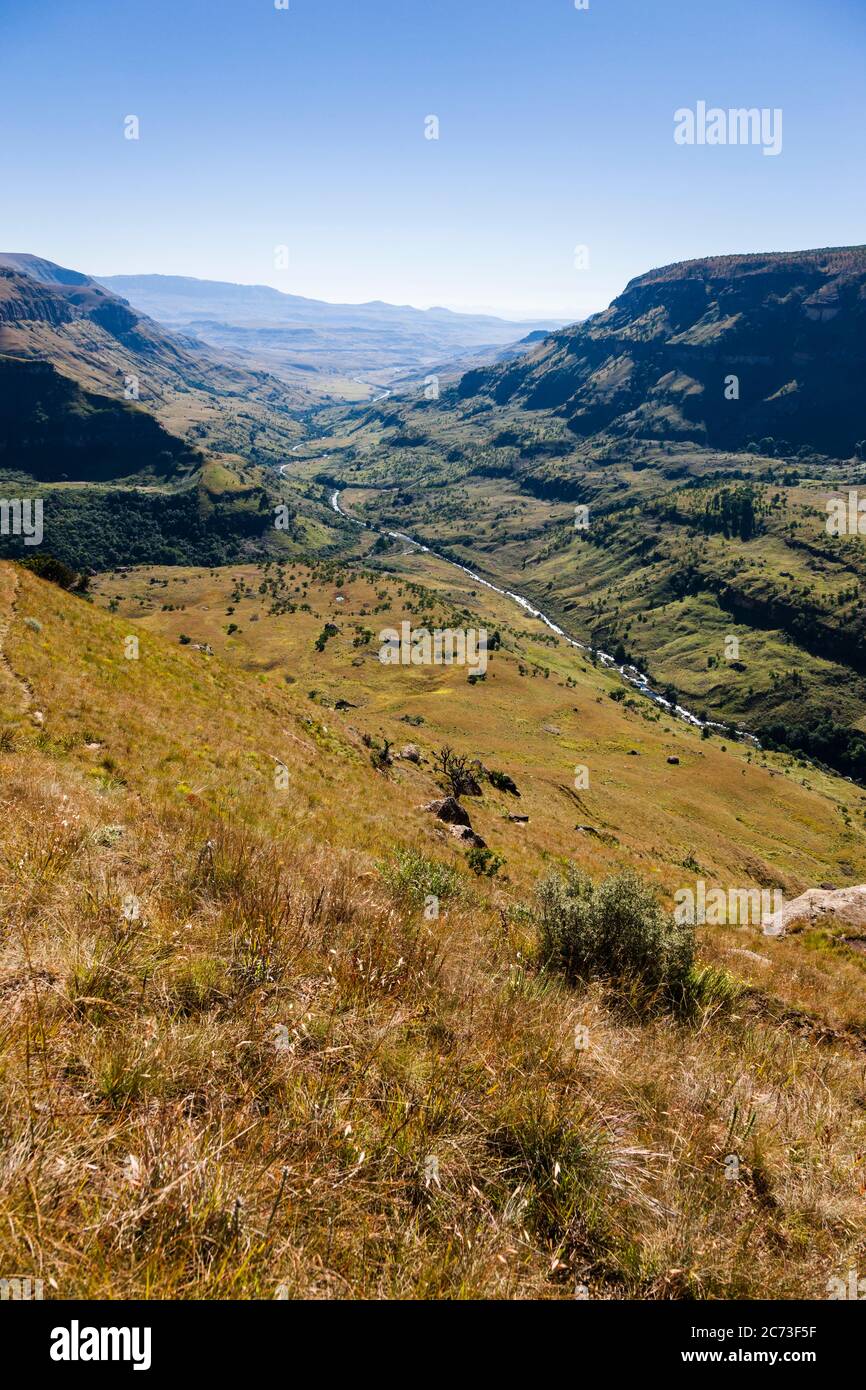 Drakensberg, Didima gorge and mountains, Cathedral Peak, Giants Castle ...