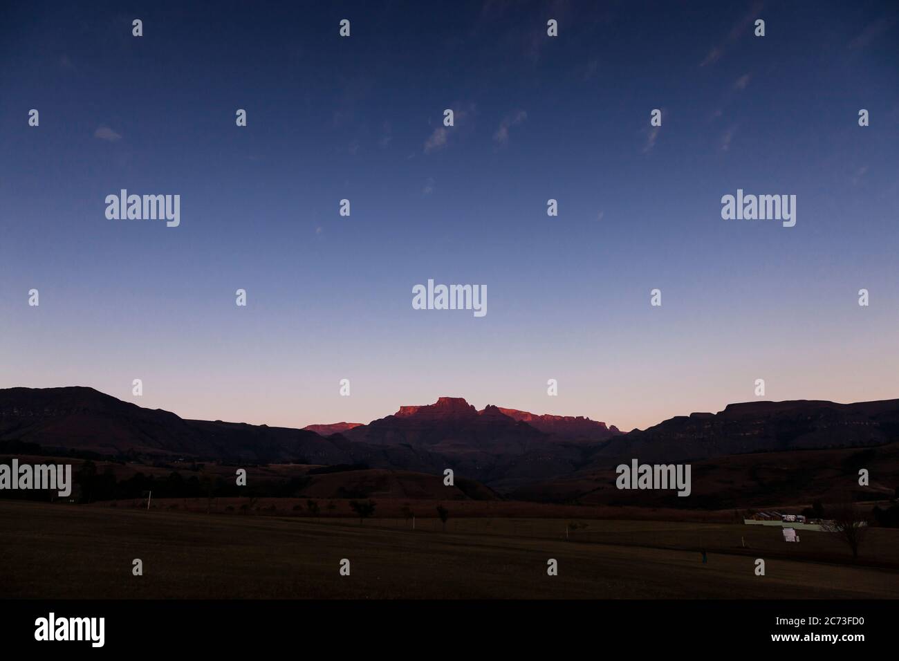 Drakensberg, Champagne Castle mountain, morning glow, Giants Castle ...
