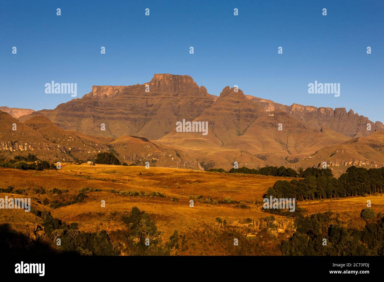 Drakensberg, Champagne Castle mountain, morning, Giants Castle Game ...