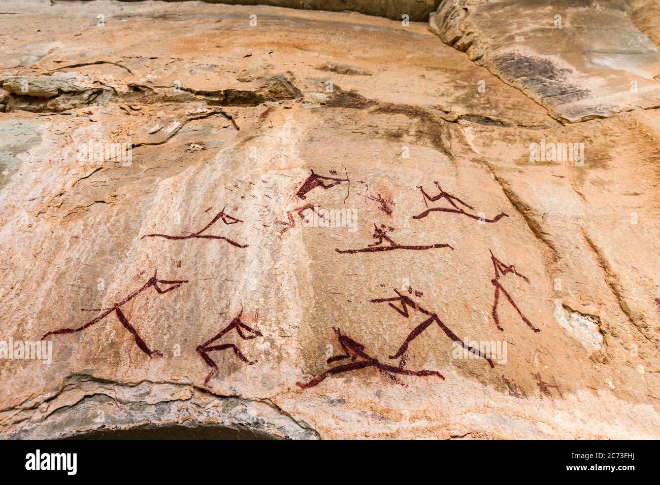 Drakensberg, "Battle Cave" rock art site, bushman rock paintings ...