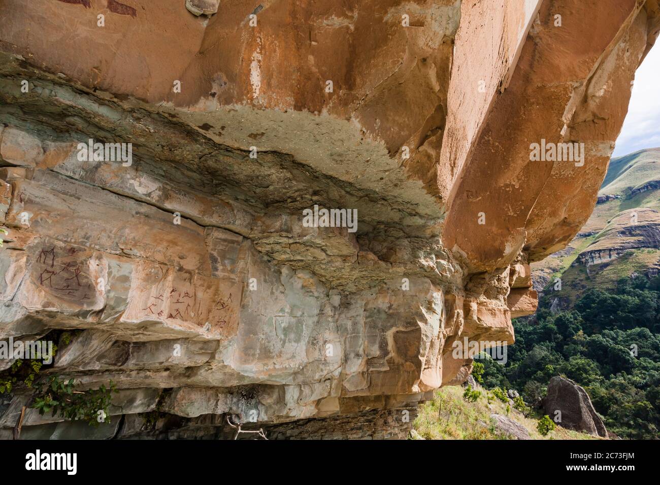 Drakensberg, "Battle Cave" rock art site, bushman rock paintings ...