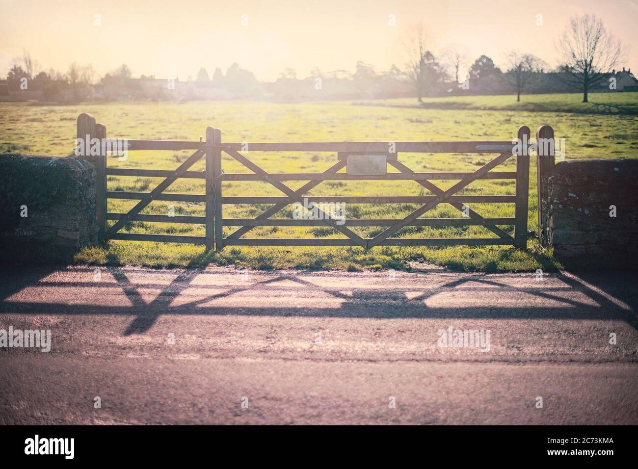 Rural farm gate hi-res stock photography and images - Alamy