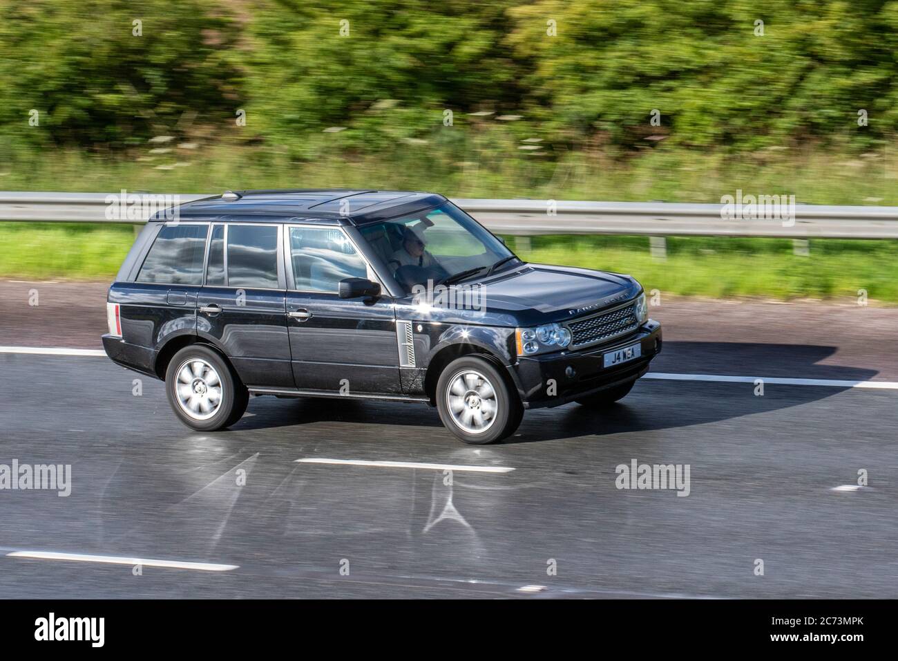 Range rover tdv6 vogue cars hi-res stock photography and images - Alamy