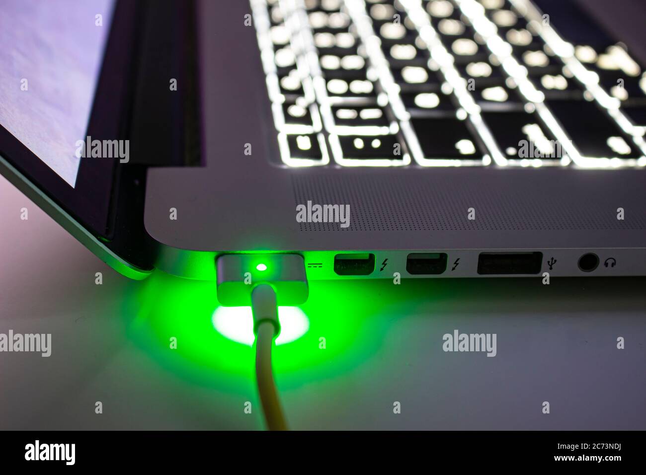 Magsafe hi-res stock photography and images - Alamy