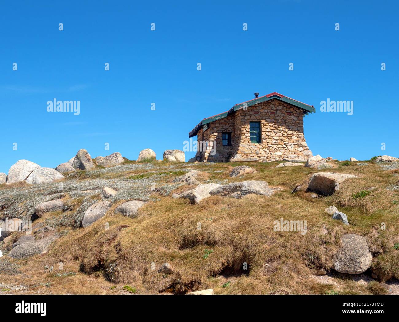 Seamans Hut along the trail from Charlotte's Pass to Mount Kosciuszko ...