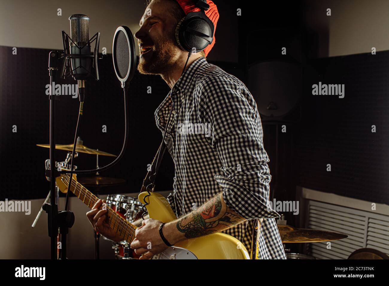 Music album laptop hi-res stock photography and images - Alamy