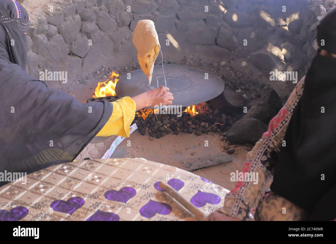 Nomadic arab hi-res stock photography and images - Alamy