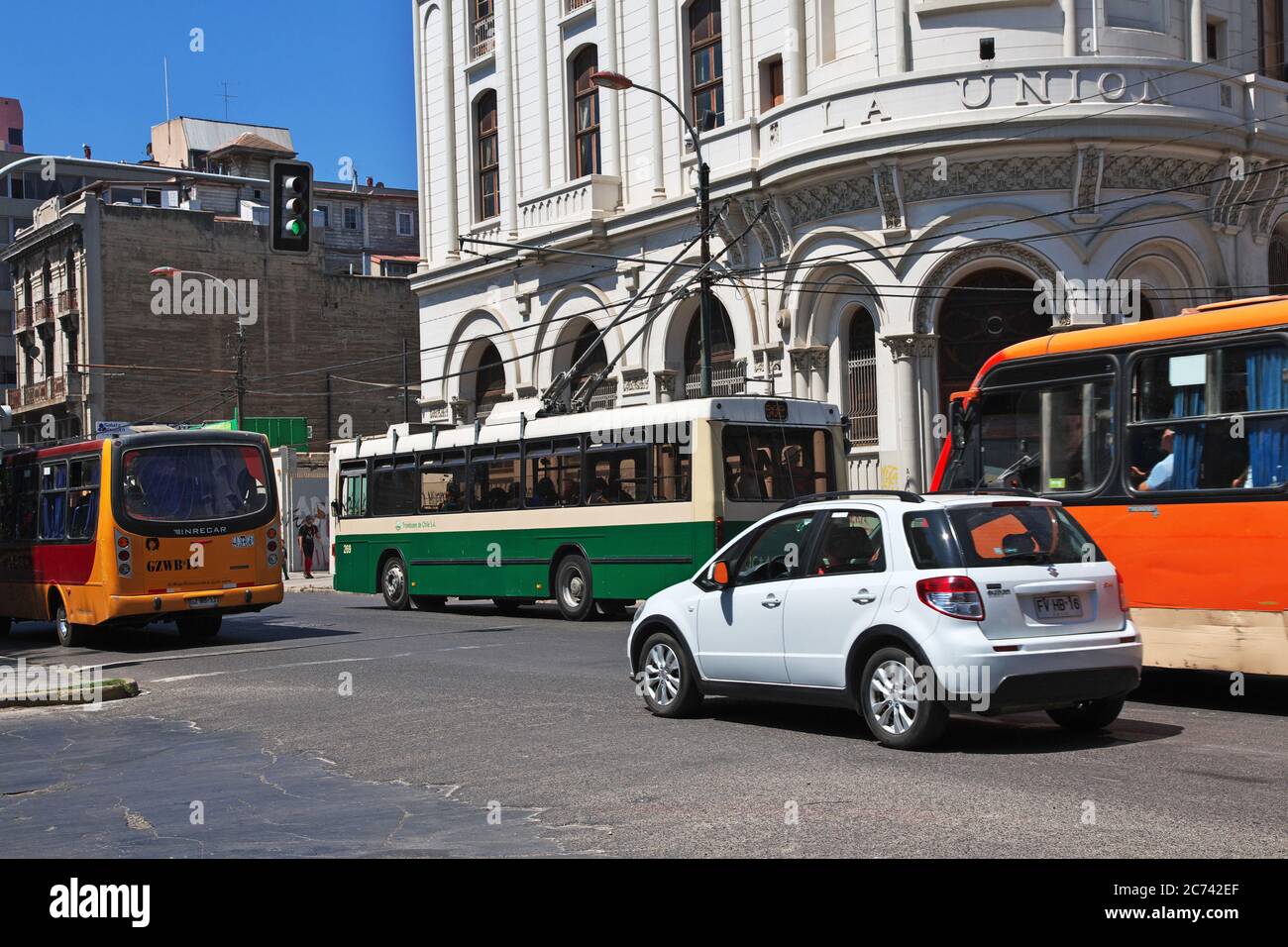 Old trolley bus valparaiso chile hi-res stock photography and images ...
