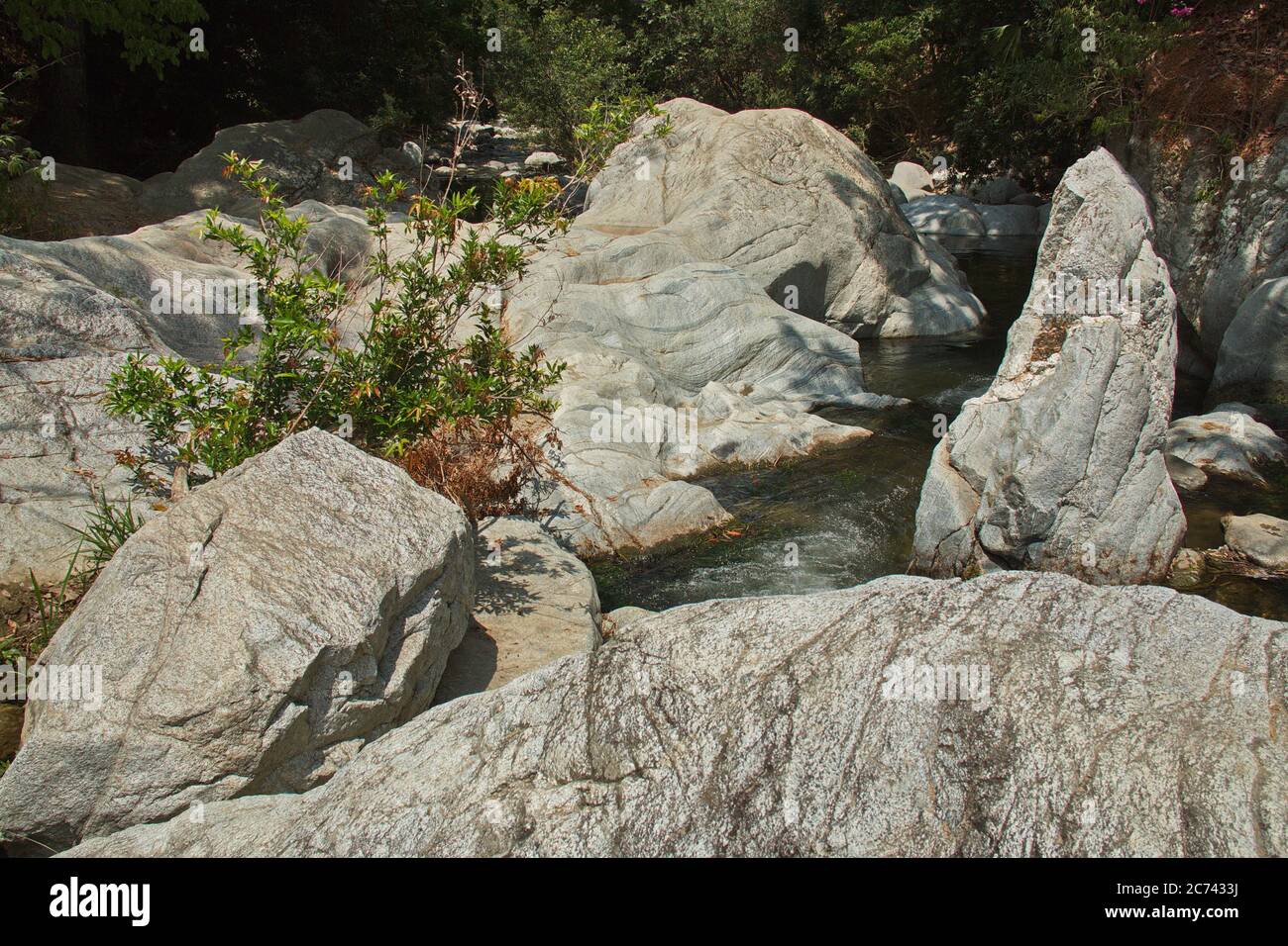 Stony riverbed hi-res stock photography and images - Alamy