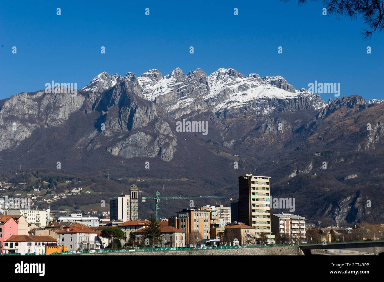 Lago di lecco hi-res stock photography and images - Alamy