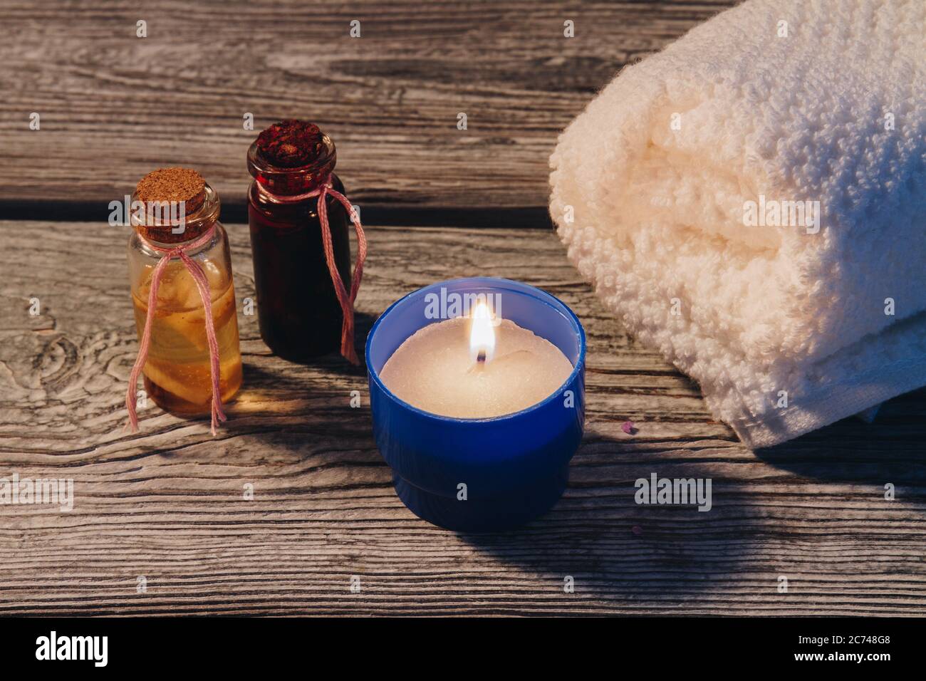 Two lighted candle hi-res stock photography and images - Alamy