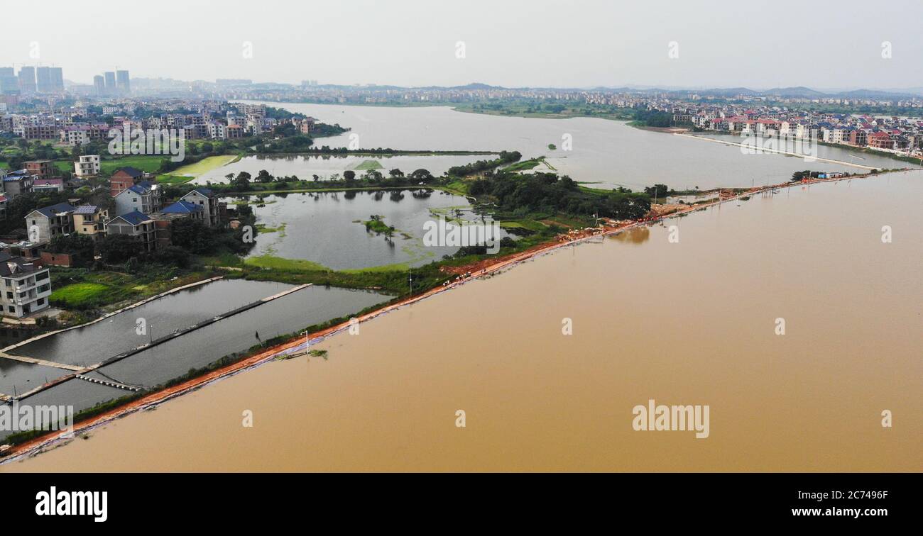 (200714) -- POYANG, July 14, 2020 (Xinhua) -- Aerial photo taken on ...