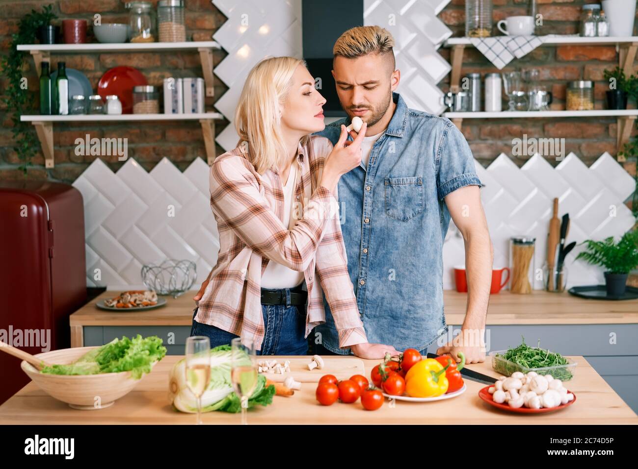 Refuse to eat hi-res stock photography and images - Alamy