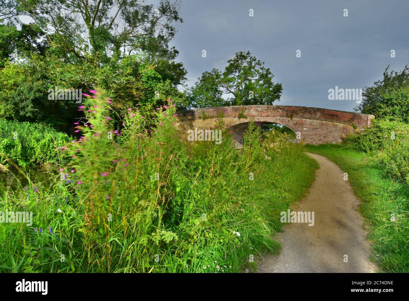 Grantham canal towpath hi-res stock photography and images - Alamy