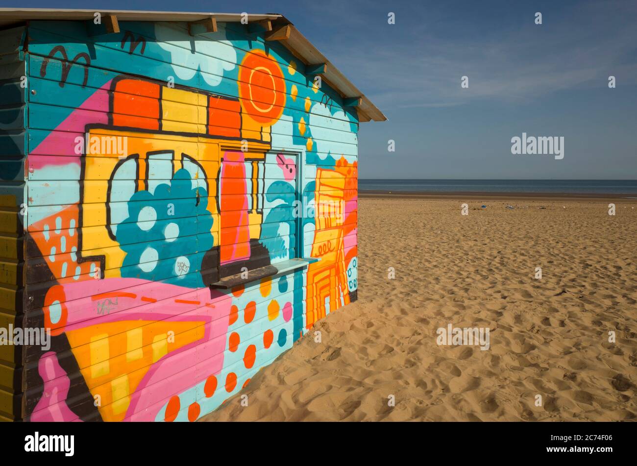 Colourful hut on the sand of Margate beach in Kent, England Stock Photo ...