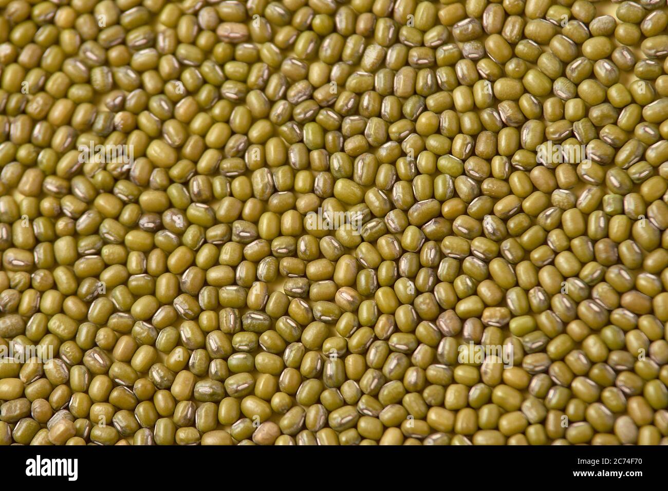 Many green beans. Cooking healthy food Stock Photo - Alamy