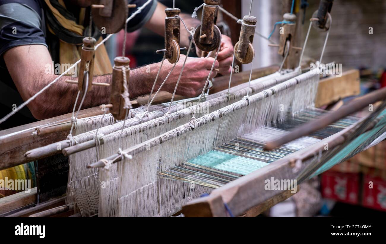Iranian loom hi-res stock photography and images - Alamy