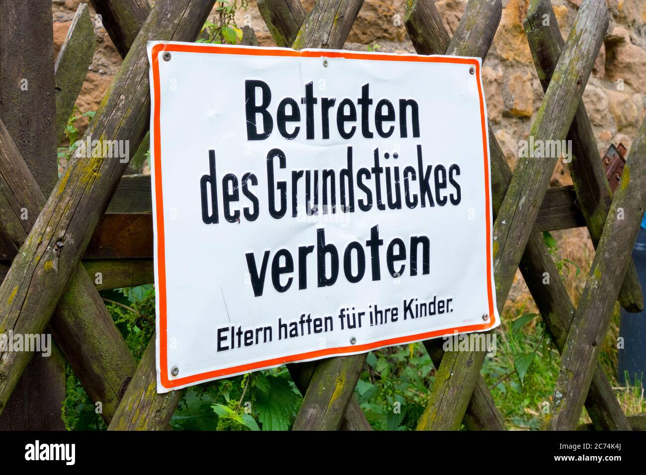 German sign no trespassing hi-res stock photography and images - Alamy